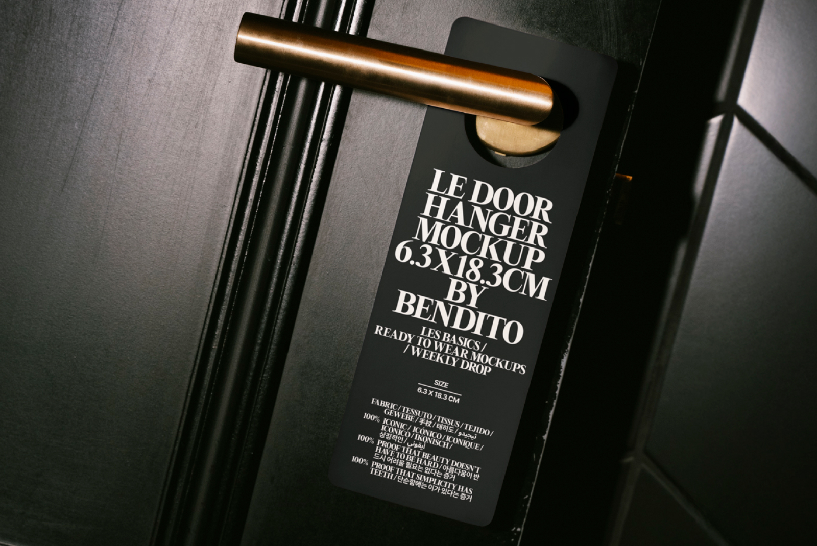 Le Door Hanger LB25W06 Mockup, Object Mockup | Supply.Family