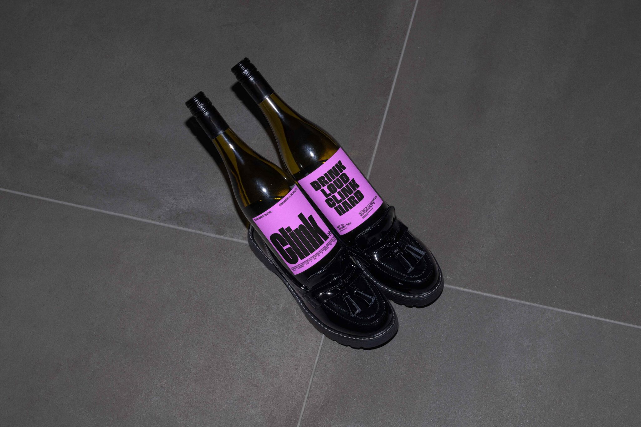 CLINK WINE BOTTLE 05, Object Mockup | Supply.Family