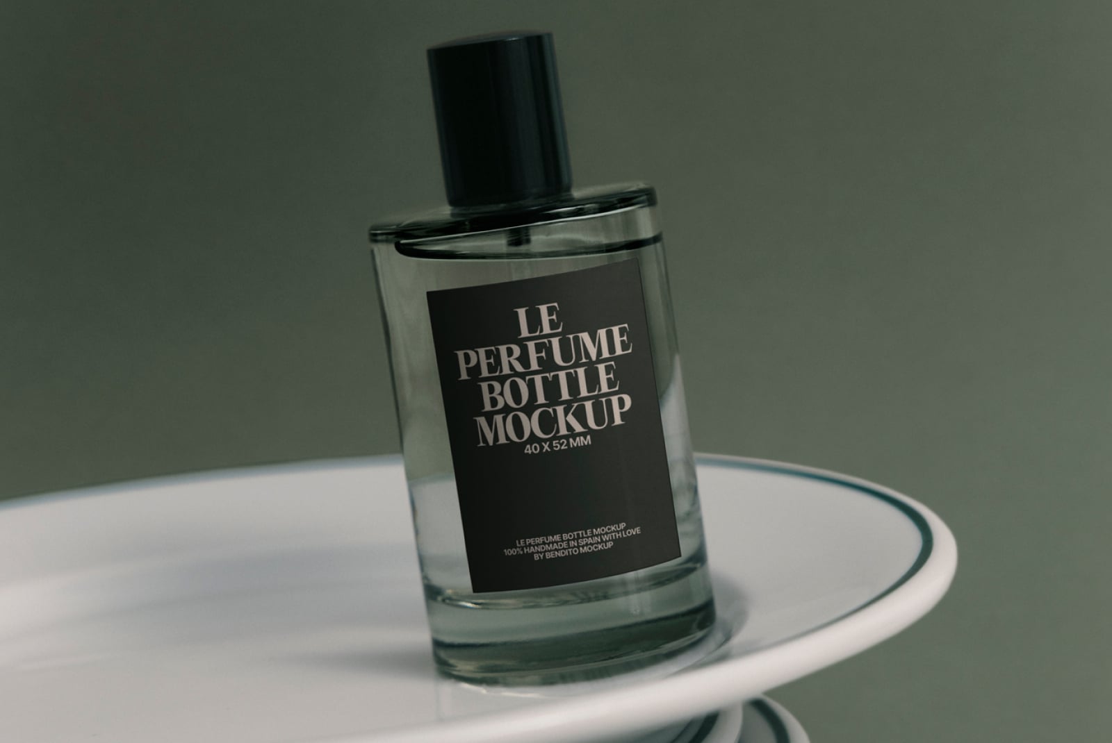 Le Perfume Bottle LB25W27 Mockup, Packaging Mockup | Supply.Family